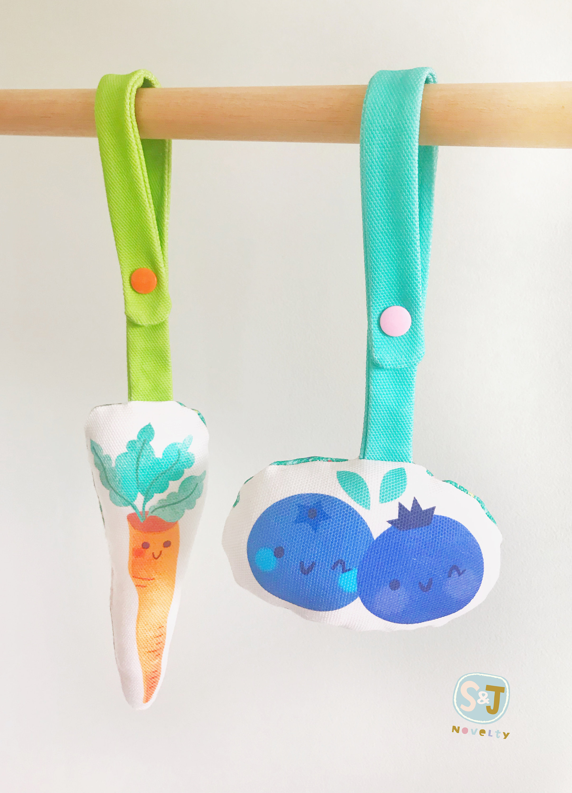 Hanging Blueberry Gym Toy – S & J Novelty